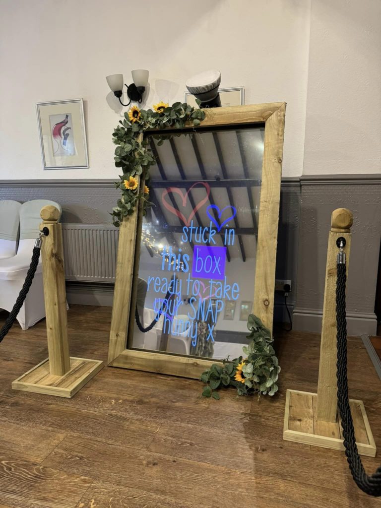 Selfie Pod & Magic Mirror